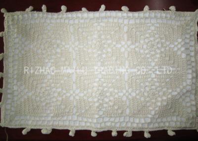 Cina La forma oblunga bianca lavora all'uncinetto le coperture 45cm x 75cm del cuscino con la guarnizione della palla in vendita