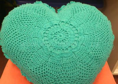Cina Il verde lavora all'uncinetto la copertura del cuscino con la chiusura lampo, 40X40 cm lavora all'uncinetto il cuscino del cuore in vendita