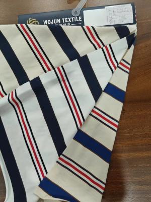 Chine Tissu tricoté simple et à la mode, confortable et propre à la peau, à rayures pour T-shirt à vendre