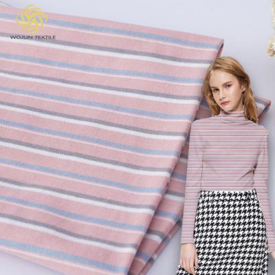 Chine Tissu teinté en fil, confortable, respirant et doux, tissus tricotés rayés pour T-shirt. à vendre