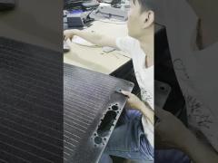 Chargeur pliable alimenté par le soleil Efficacité du chargeur pliable du panneau solaire jusqu'à 23,5% pour un stockage facile