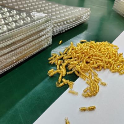 中国 カスタマイズされた金圧縮コイルばねの金張りの表面処理 販売のため