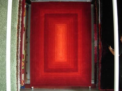 Китай Ковер Handtufted красной тени акриловый от Китая продается