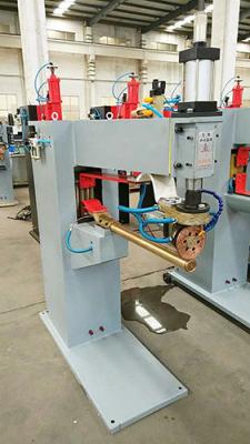 China Automatisch Cirkel Industrieel Lassenmateriaal, de Machine van het de Naadlassen van de Staaltank Te koop