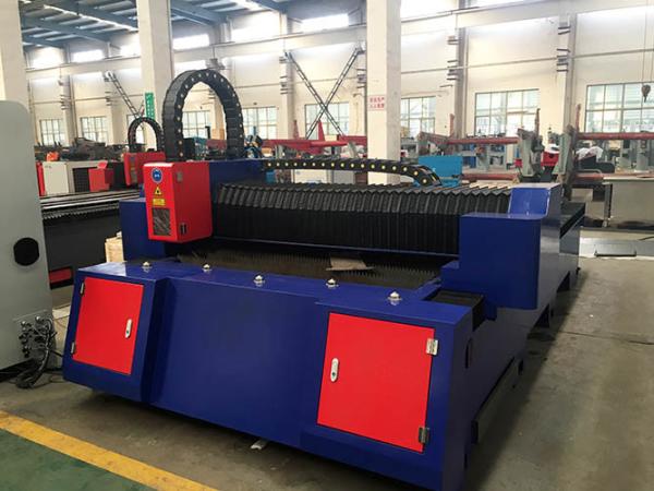 500W CNC άνθρακα τέμνουσα μηχανή χάλυβα, τέμνων εξοπλισμός μετάλλων λέιζερ 1500X3000mm