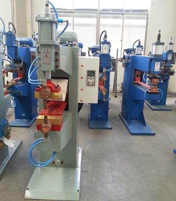 China Medio van de het Lassenmachine van de Frequentieweerstand de Omschakelaarsgelijkstroom Pneumatische Vlek 380V Te koop