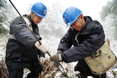 Cina Zinchi il filo rivestito 3 ASTM a 8 pollici del cavo del filo di acciaio una classe di 475 EHS un rivestimento in vendita