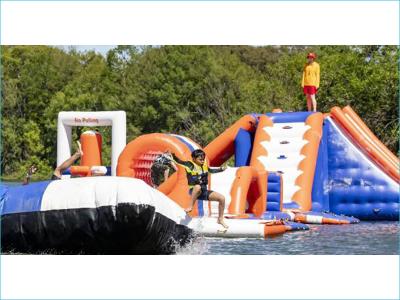 中国 Bouncia著膨脹可能なカスタマイズされたAuti紫外線物質的な水公園 販売のため