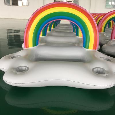 Cina 0.54kg Piscina a forma di nuvola Piscine galleggiante Portabevande galleggiante per piscina in vendita