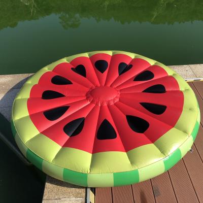 中国 0.32mm BSCI 膨らませられる浮遊島パーティ 水瓜プール浮遊機 販売のため