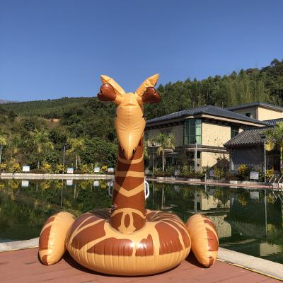 Cina 0.32mm spessa piscina per animali galleggiante gonfiabile piscina gigante giraffa galleggiante in vendita