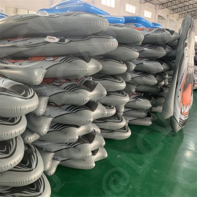 Cina 0.25mm portabevande gonfiabile portatile a aria gonfiabile surfboard personalizzato in vendita
