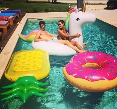 Cina CE piscina per adulti galleggiante ananas festa piscina Intex ananas mat 1.9M in vendita