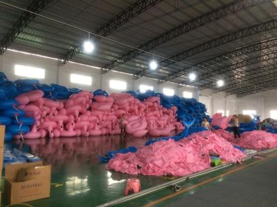 Cina Grande piscina gonfiabile galleggiante Mega Flamingo attrezzatura parco acquatico 150cm in vendita