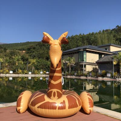 Cina Bagno gonfiabile Giraffa Piscina 0,32 mm Decorazione galleggiante Piscina gonfiabile gigante in vendita