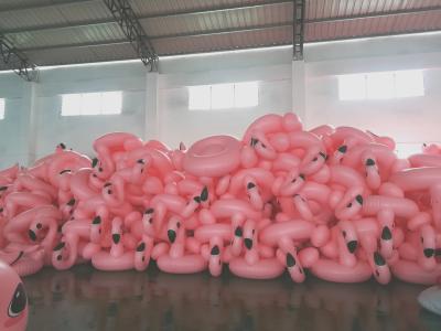 Cina Pelle di farfalla OEM galleggiante in PVC gonfiabile galleggiante in piscina di flamingo rosa in vendita