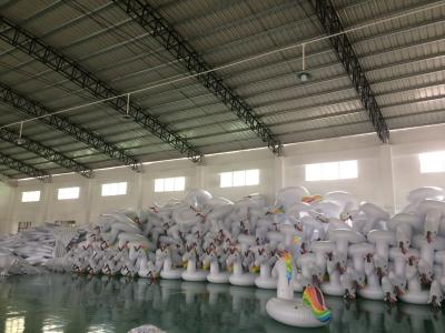 Cina OEM Rideable gonfiabile piscina galleggiante Ride On gonfiabile unicorno piscina lounge giocattolo in vendita