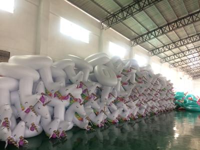 Cina OEM Rideable gonfiabile piscina galleggiante Ride On gonfiabile unicorno piscina lounge giocattolo in vendita