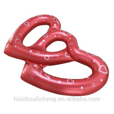Cina BSCI CE anello gonfiabile piscina gonfiabile a forma di cuore grande 170 x 110 cm in vendita