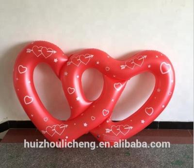 Cina BSCI CE anello gonfiabile piscina gonfiabile a forma di cuore grande 170 x 110 cm in vendita