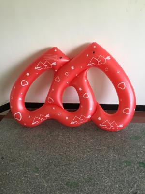 Cina BSCI CE anello gonfiabile piscina gonfiabile a forma di cuore grande 170 x 110 cm in vendita
