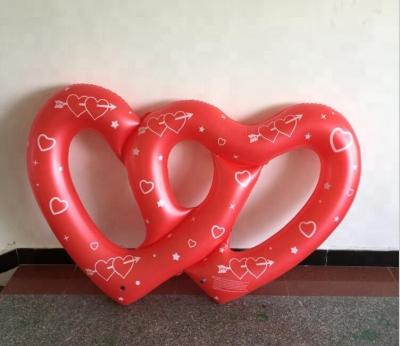Cina BSCI CE anello gonfiabile piscina gonfiabile a forma di cuore grande 170 x 110 cm in vendita
