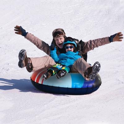 Cina Pvc slitta gonfiabile da neve da 300 kg slitta da razzo triangolare slitta da neve snowboard 120 x 90 cm in vendita