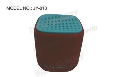 Chine Cube unique sans fil en haut-parleur du téléphone portable LED Bluetooth puissant à vendre
