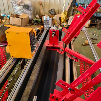 Cina Regolazione della velocità a frequenza variabile Macchina di lucidatura di bastoncini rotondi di legno per scopa in vendita