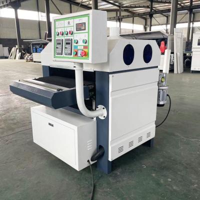 Cina 200-300 m/h Velocità di trasporto Macchina di lucidatura per la lavorazione del legno per mobili a pannelli 800 KG in vendita