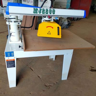 Cina MJ2236 Piccola macchina per il taglio di legno a seghe a braccio rocker universale con scala angolare oscillante integrata in vendita