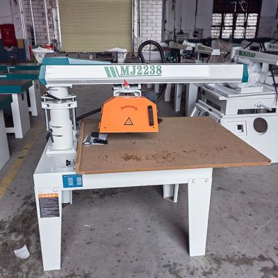Cina MJ2236 Piccola macchina per il taglio di legno a seghe a braccio rocker universale con scala angolare oscillante integrata in vendita