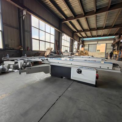 China MJ3200 Máquina eletrônica de serra de mesa deslizante com 5,5 kW de potência e 780 kg de peso à venda