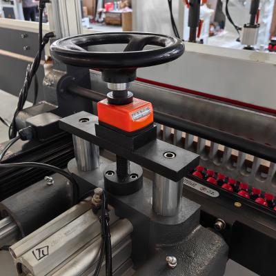 Cina 32 mm Min Distanza centrale Quattro file Legno Multi Perforazione Perforazione macchina MZB73214 in vendita