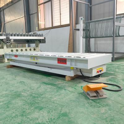 Cina Tavolo a rulli elettrici per il carico di pannelli su apparecchiature per seghe a pannello CNC da 1500 kg in vendita