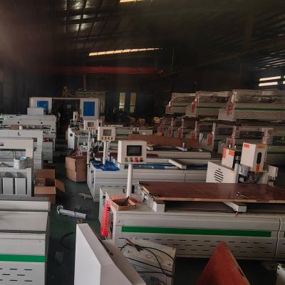 China Easy to Operate CNC Door Hole Slotting Machine for Wooden Door Opening and Closing for sale