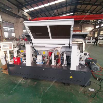 China Função de recorte fino Máquina de banda de borda de madeira fácil de operar para carpinteiros à venda