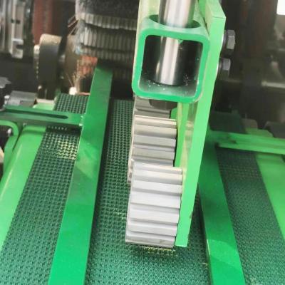 Cina Apparecchiature per la lucidatura di mobili in legno massello con lunghezza minima di 350 mm e potenza di 2,2 kW*8 in vendita