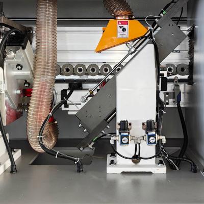 Cina Funzione di incollaggio PM50B Pannelli a base di legno Macchine per la banda di bordo Trimmer Auto Edge Bander con pre-mellaggio in vendita