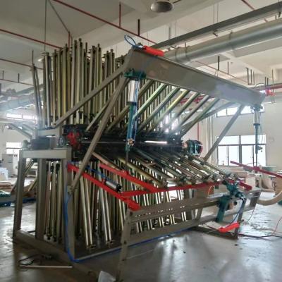 China Máquina de transporte de pinzas hidráulicas de madera La solución perfecta para el empalme de tablas de madera en venta