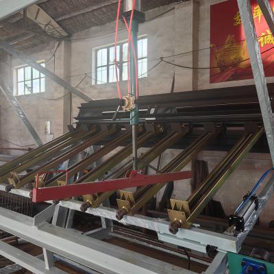Cina 0.6-0.8Mpa Presione d'aria Rotativa Pneumatica Clamp Carrier Machine per giunzione di pannelli di legno in vendita