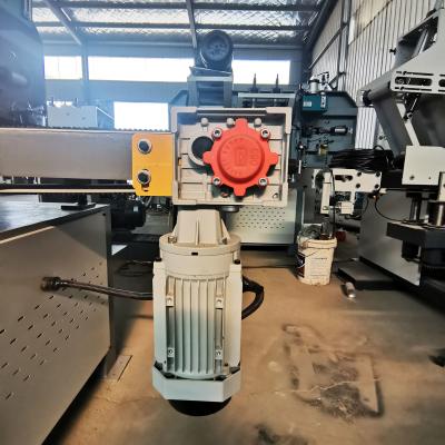 Cina Segatrice a fascia di legno orizzontale da 400 mm con velocità di alimentazione automatica e taglio preciso in vendita
