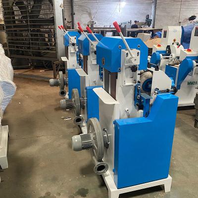 Cina Macchina per la levigatura del legno con motore da 3 kW, doppia banda, bastone rotondo, lucidatura e levigatura in vendita