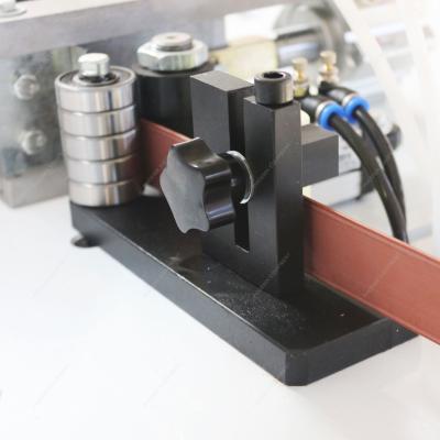 Cina Macchina di produzione di fasciatura a bordo irregolare a curva ABS PVC completamente automatica in vendita