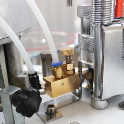 China Trimmer de borda de madeira automático completo de design portátil para trabalhos de madeira de tensão personalizados à venda