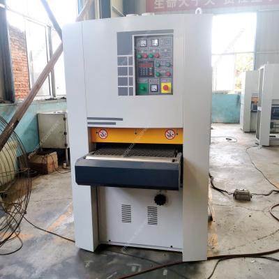 Cina Macchina di levigatura a cintura di precisione completamente automatica per la linea di produzione di lavorazione del legno in vendita