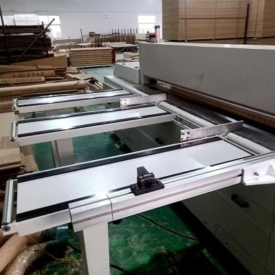 Cina Negozi di materiali da costruzione Taglio legno scrivania sega CNC automatica con tensione 380 in vendita