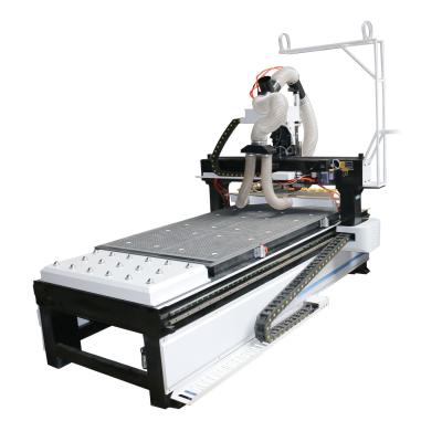 Cina Cambio automatico di utensili PM1325 ATC Legnageria KT Taglio a tavola CNC Router Machine per aziende agricole in vendita