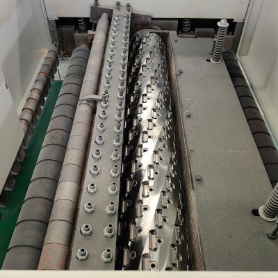 China snelheid MB1000 Volledig automatische transportband Houtbewerking Spiral Solid Wood Planing Machine Te koop