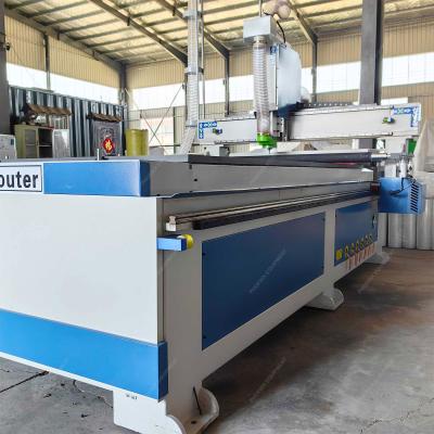 Cina Precisione di posizionamento mm 0,02 mm High Precision PK1325 CNC Router per la realizzazione di porte in legno in vendita
